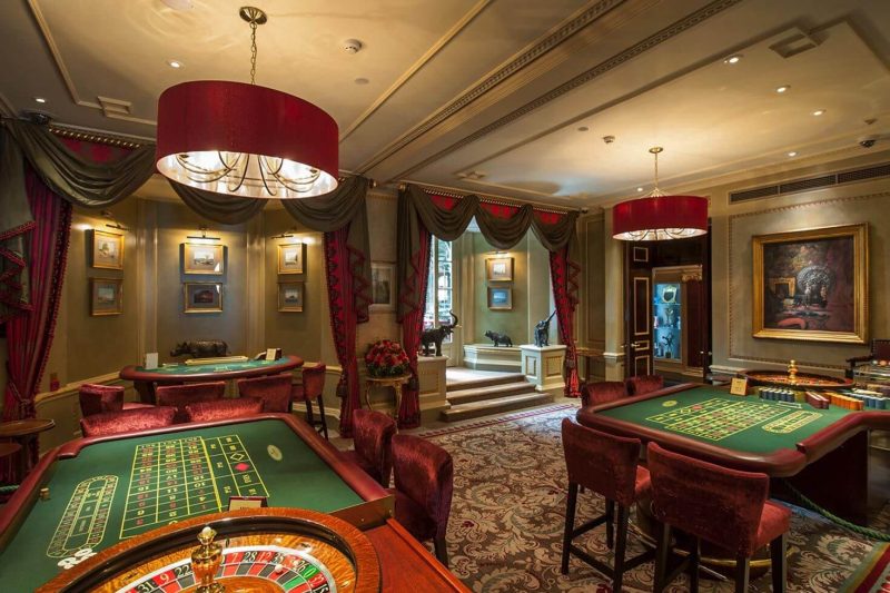 How the Best Gamblers Arranged Their Houses - Inspired Homes