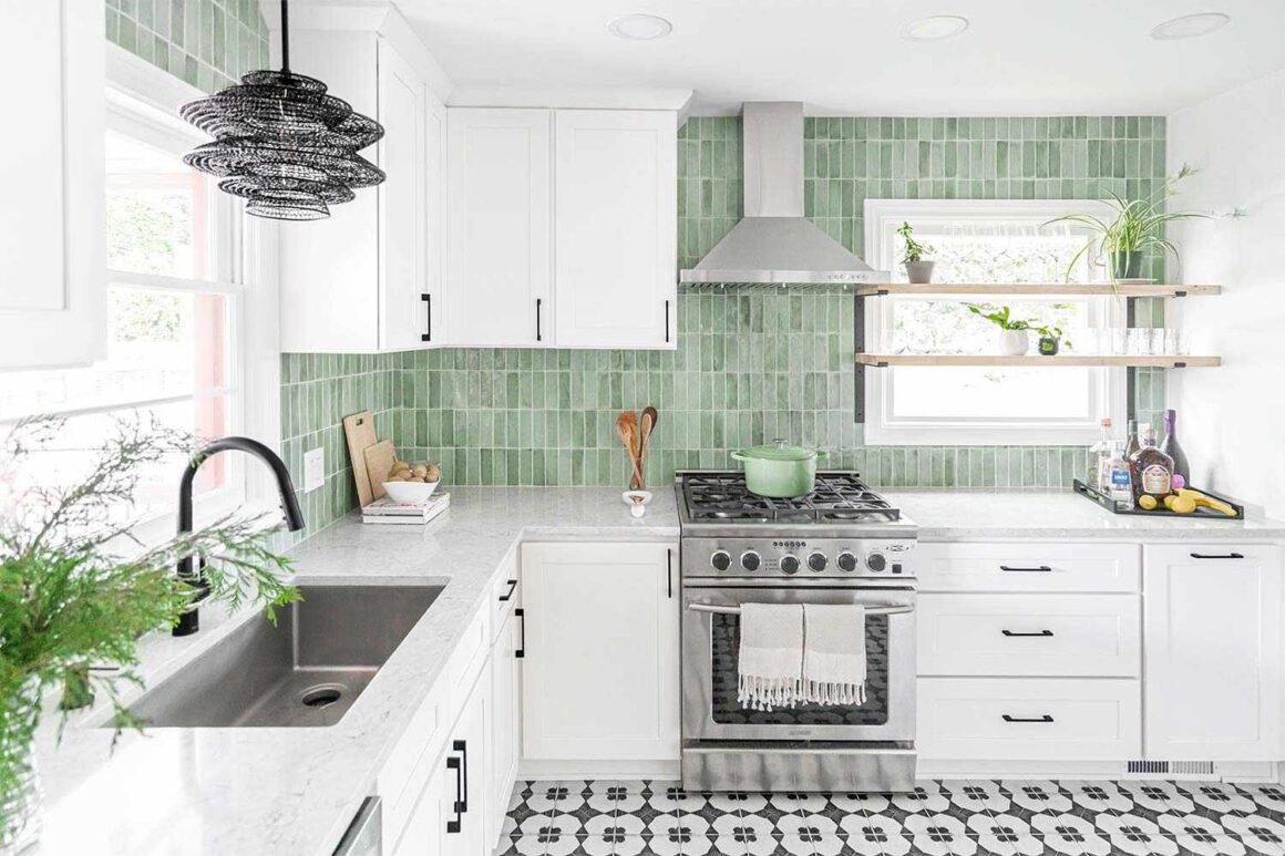 Small Kitchen? Here Are the Best Backsplash Tile Styles to Make It Look ...